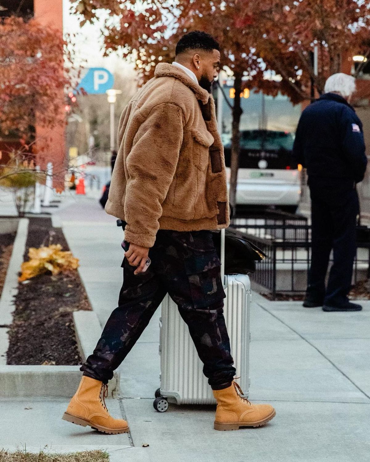 Jamal Adams Outfit from December 3, 2021 | WHAT’S ON THE STAR?