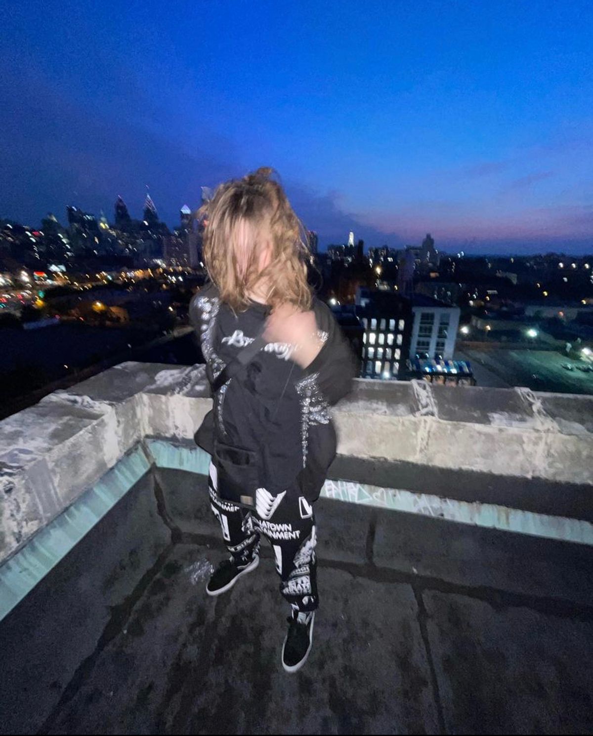 Matt Ox Outfit from December 6, 2021 | WHAT’S ON THE STAR?