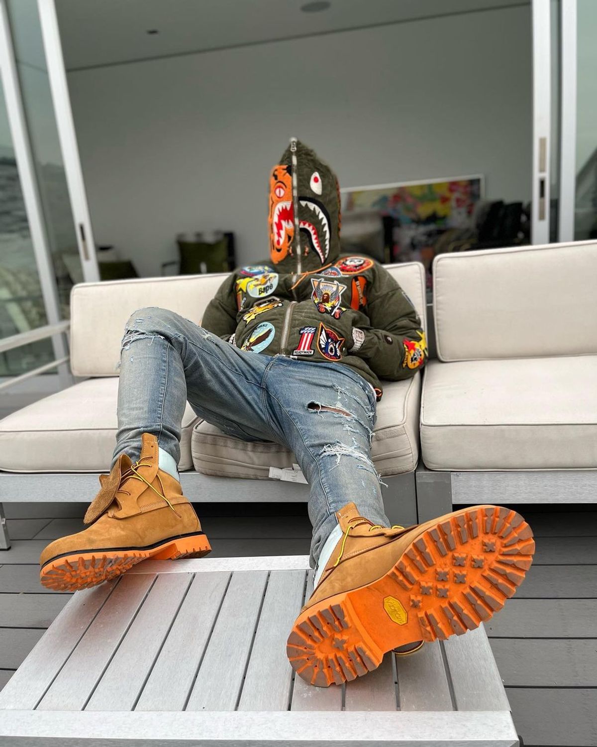 Moneybagg Yo Outfit from December 7, 2021 | WHAT’S ON THE STAR?