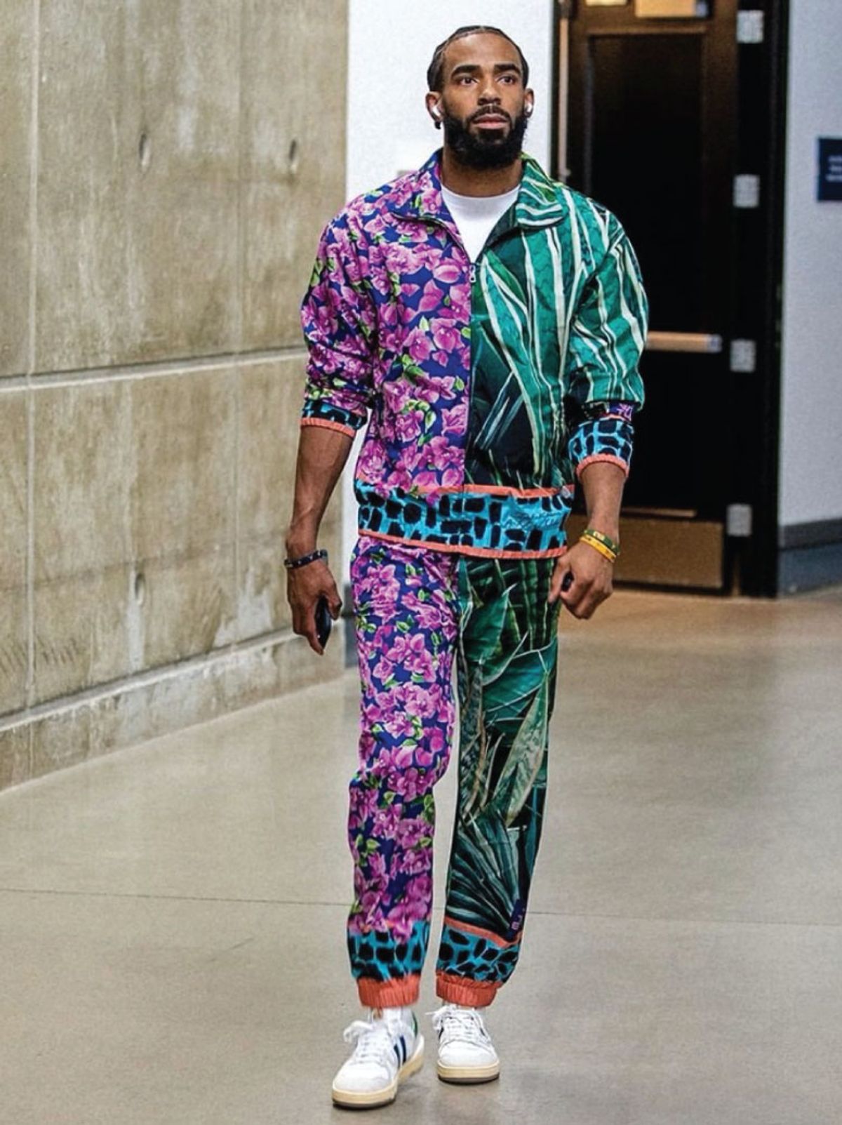 Mike Conley Outfit from April 2, 2021 | WHAT’S ON THE STAR?