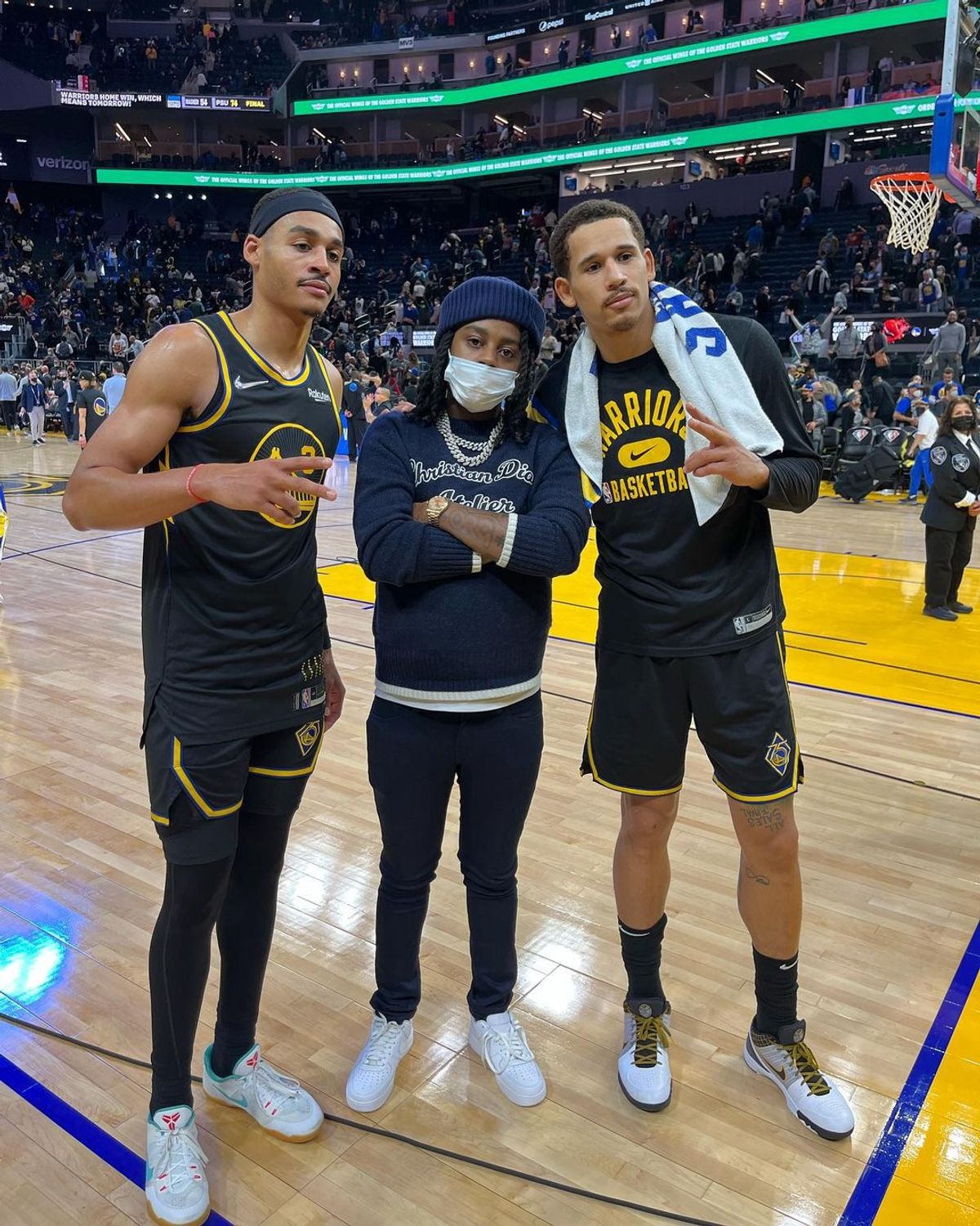 Babyface Ray Outfit from December 9, 2021 | WHAT’S ON THE STAR?