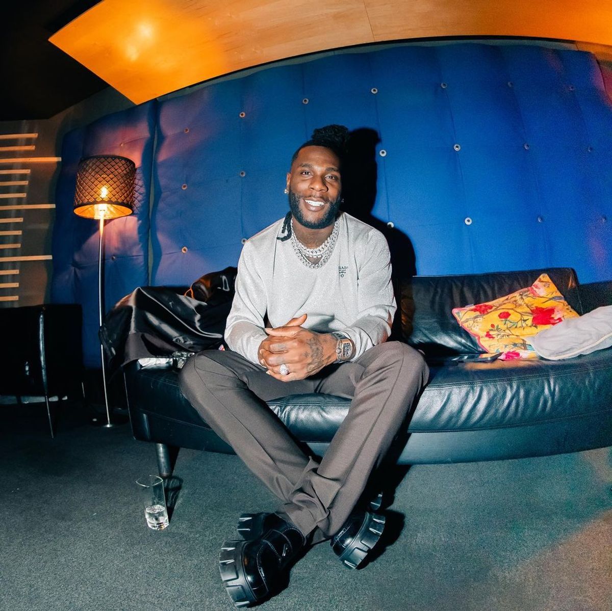 Burna Boy Outfit from December 9, 2021 | WHAT’S ON THE STAR?