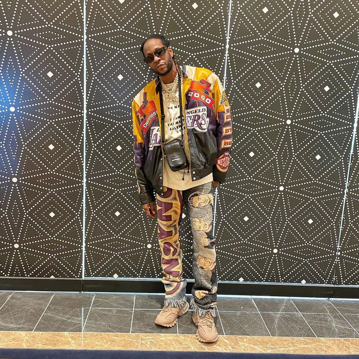 2 Chainz Outfit from November 7, 2021 | WHAT’S ON THE STAR?