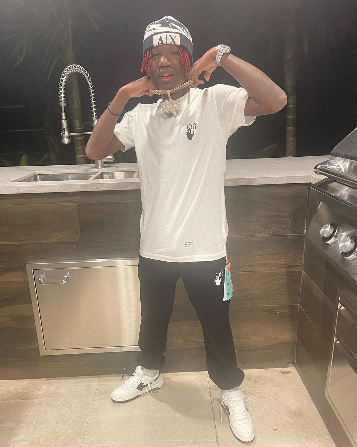 YNW BSlime Outfit from December 11, 2021 | WHAT’S ON THE STAR?