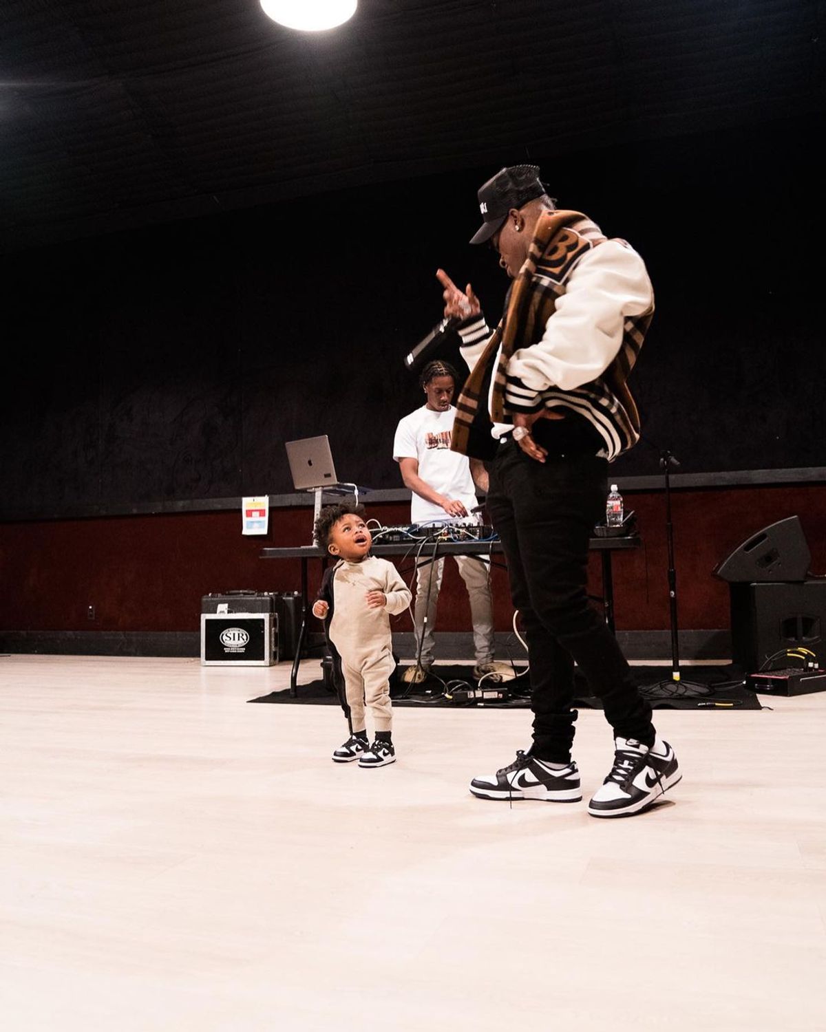 DaBaby Outfit from December 12, 2021 | WHAT’S ON THE STAR?