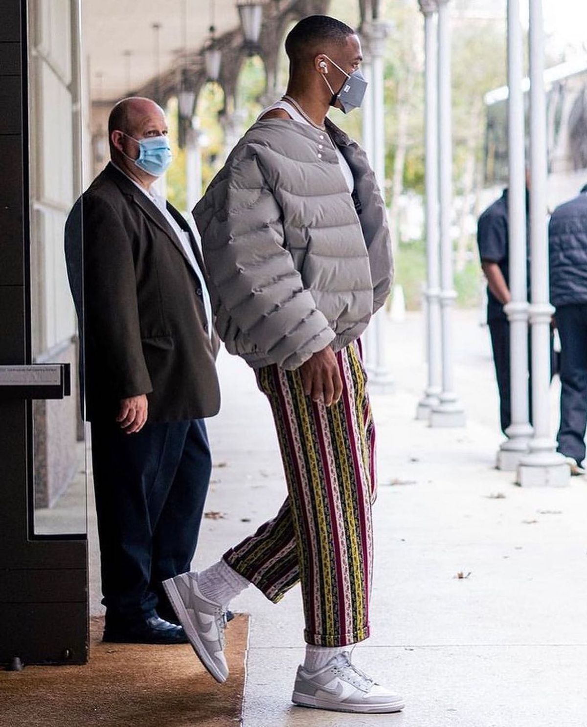 Russell Westbrook Outfit from December 16, 2021 | WHAT’S ON THE STAR?