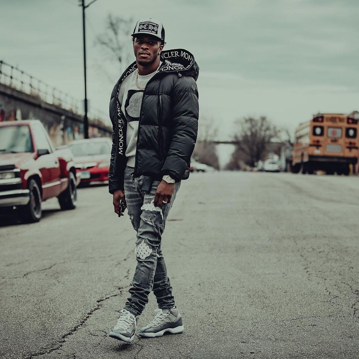 Tim Anderson Outfit from December 15, 2021 | WHAT’S ON THE STAR?