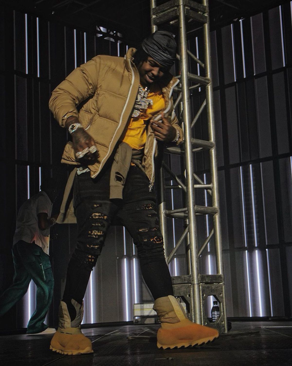 EST Gee Outfit from December 14, 2021 | WHAT’S ON THE STAR?