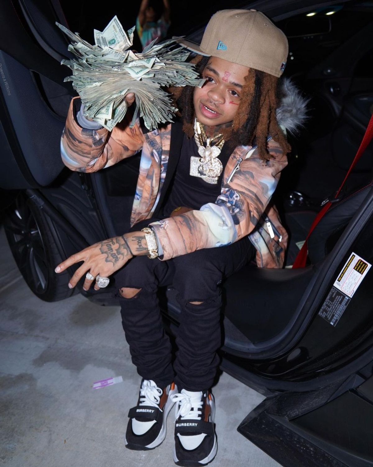 SpotemGottem Outfit from December 17, 2021 | WHAT’S ON THE STAR?