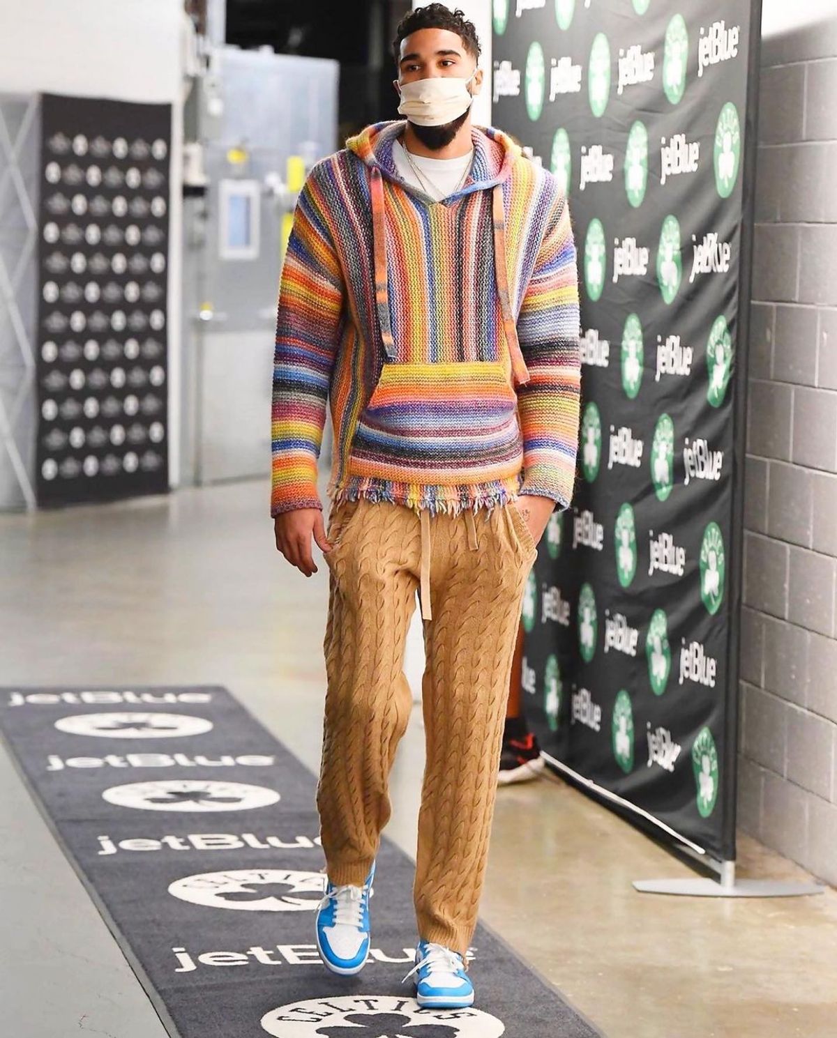 Jayson Tatum Outfit from December 18, 2021 | WHAT’S ON THE STAR?