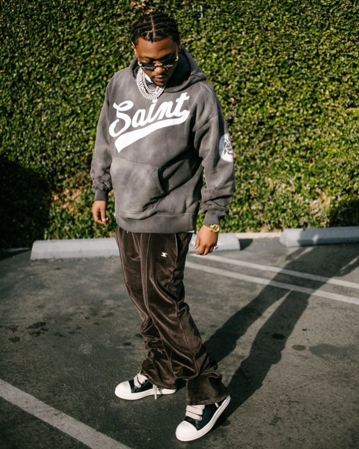 HitBoy Outfit from December 24, 2021 | WHAT’S ON THE STAR?