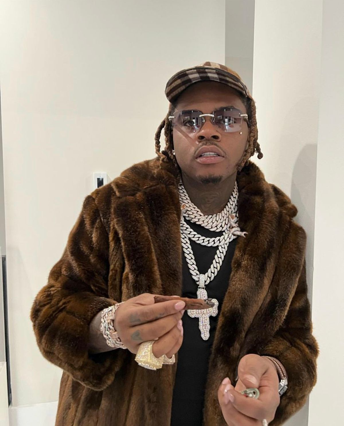 Gunna Outfit from December 25, 2021 | WHAT’S ON THE STAR?