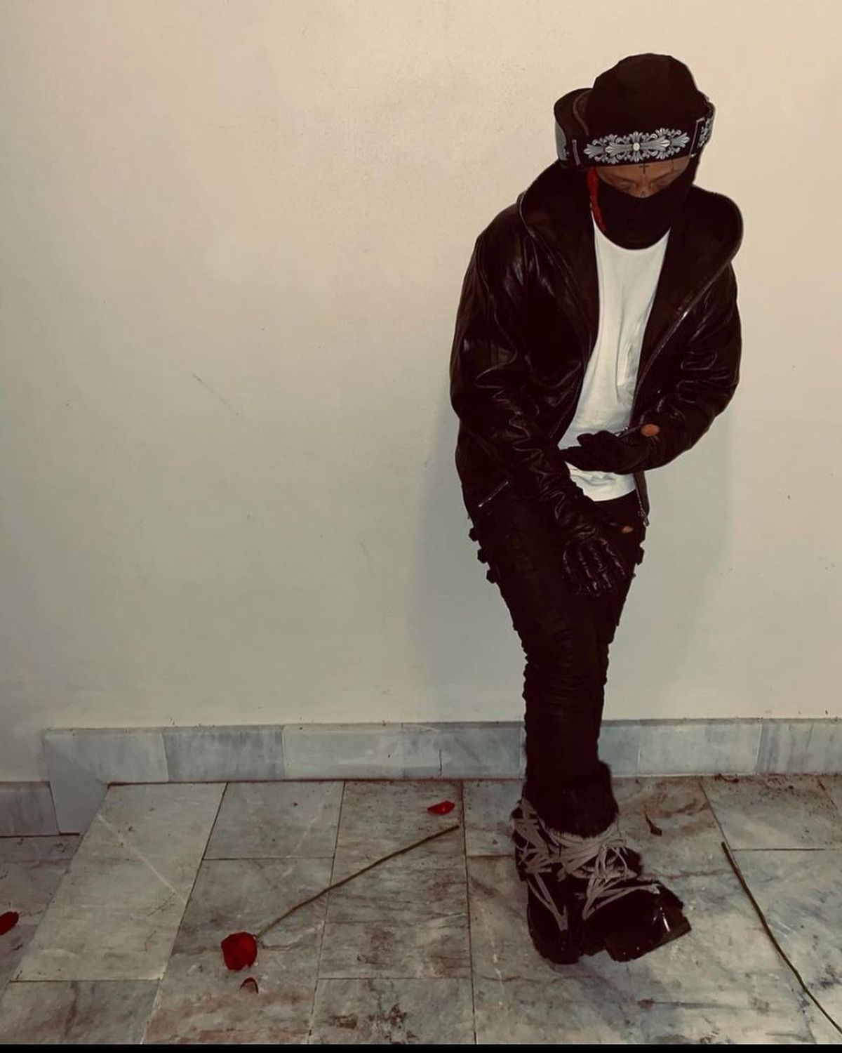 Trippie Redd Outfit from December 26, 2021 | WHAT’S ON THE STAR?