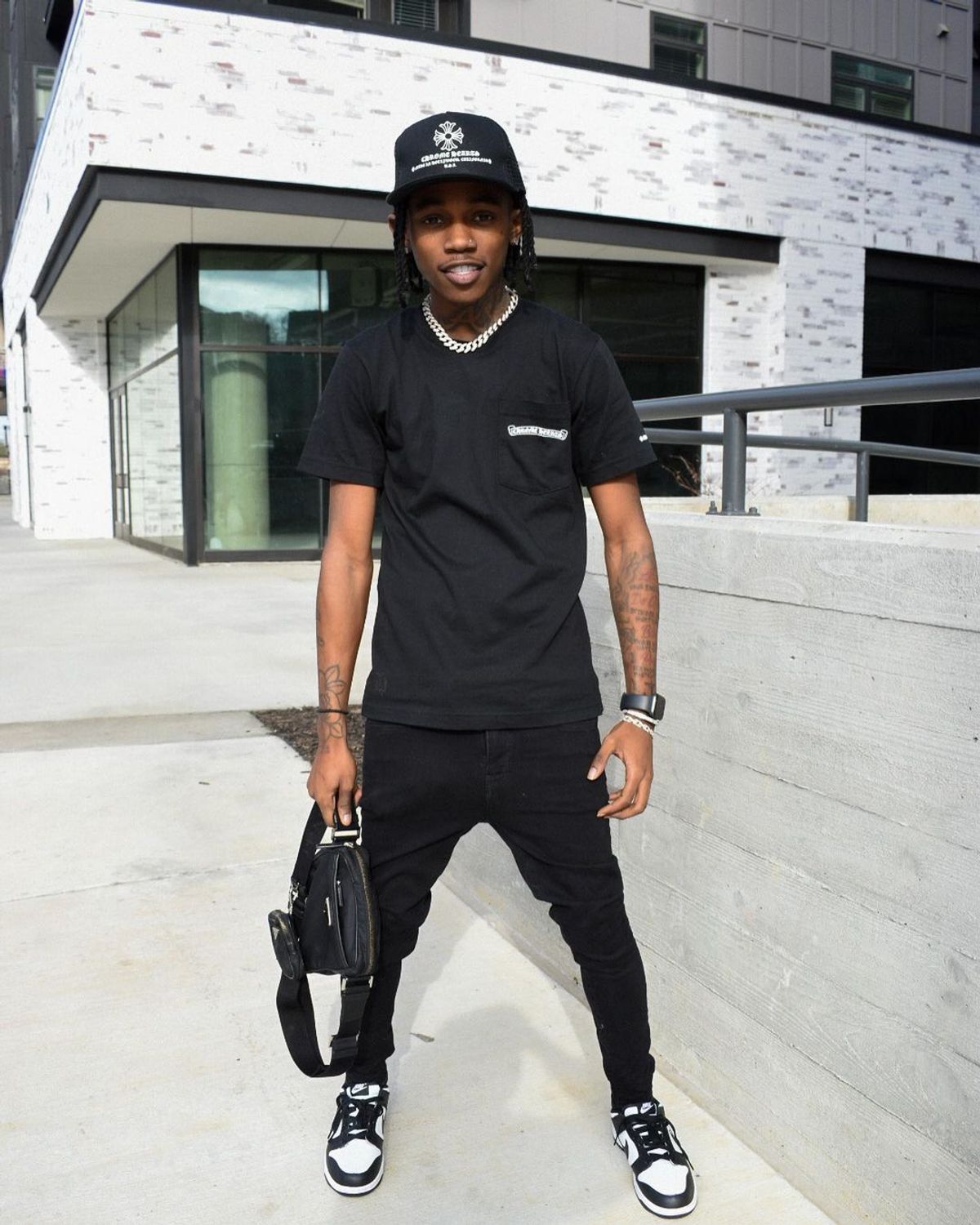 Jhacari Outfit from December 25, 2021 | WHAT’S ON THE STAR?