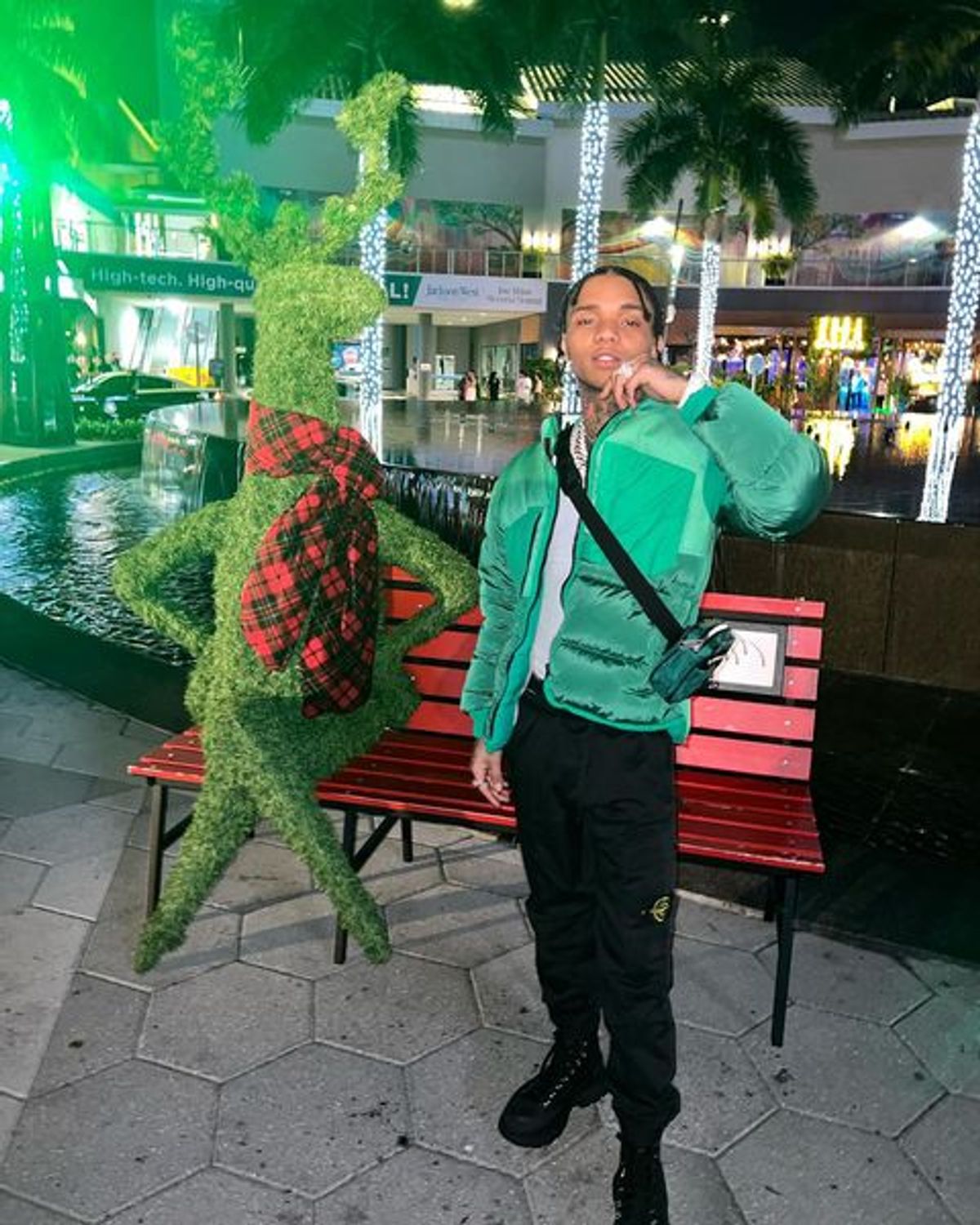 Swae Lee Outfit from December 31, 2021 | WHAT’S ON THE STAR?