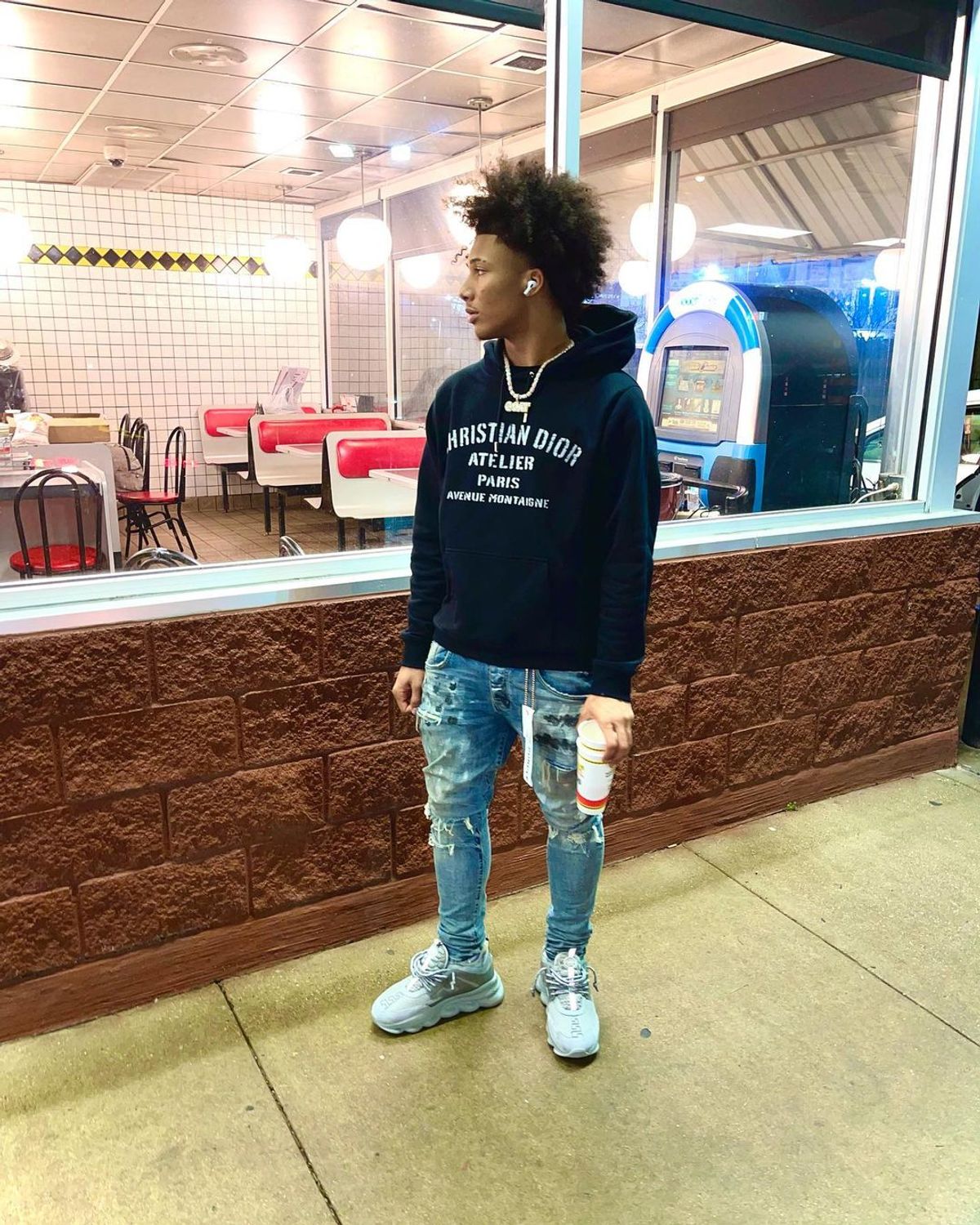 Mikey Outfit from January 2, 2022 | WHAT’S ON THE STAR?