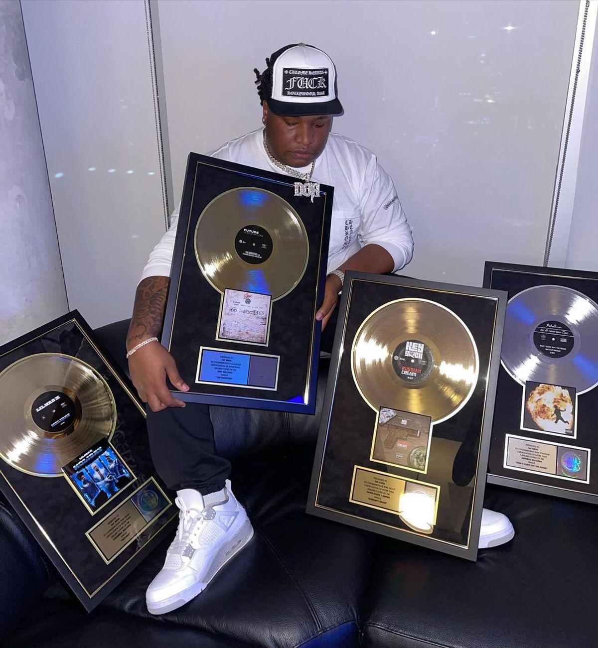 Tay Keith Outfit from November 24, 2021 | WHAT’S ON THE STAR?