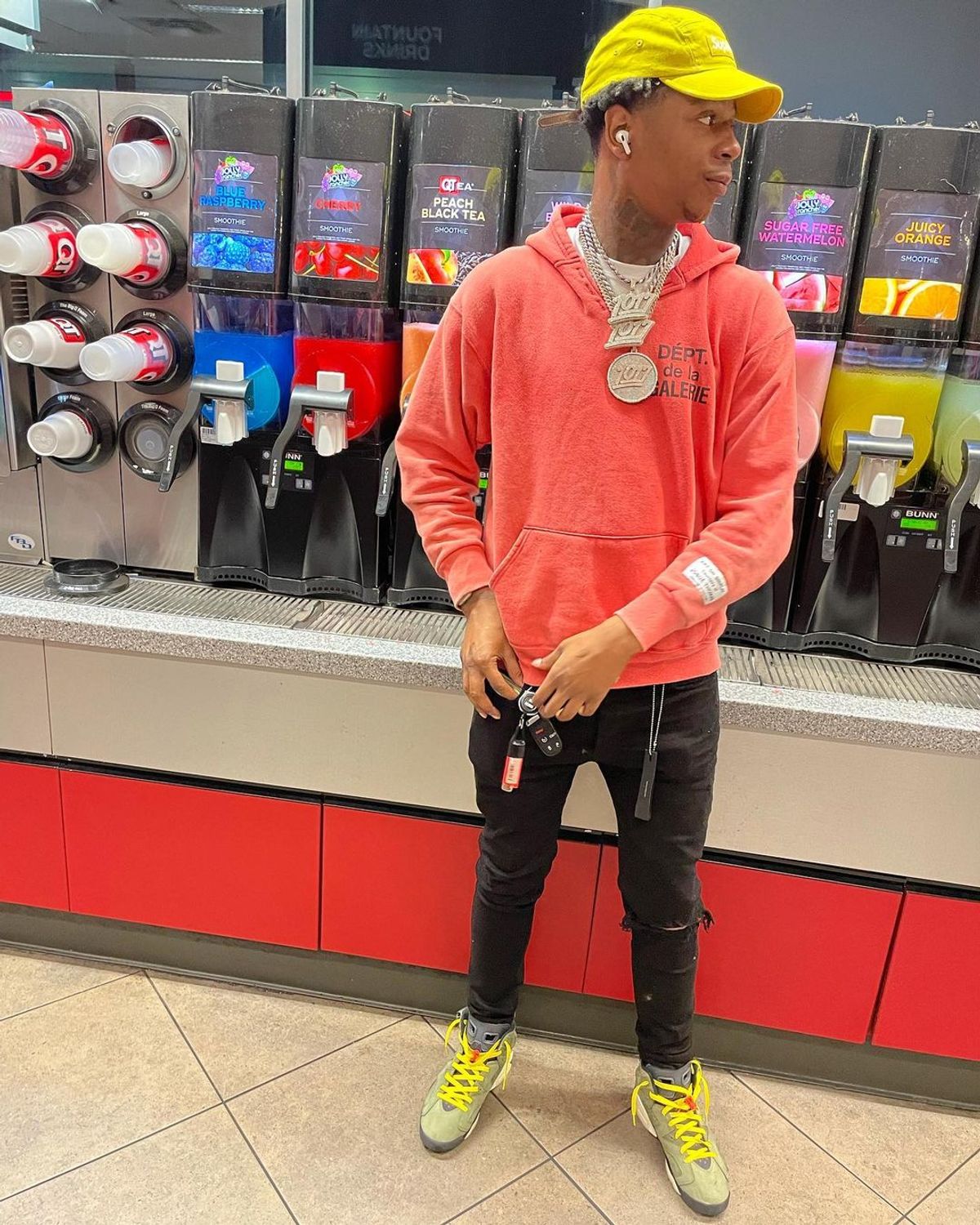 Big Scarr Outfit from October 3, 2021 | WHAT’S ON THE STAR?