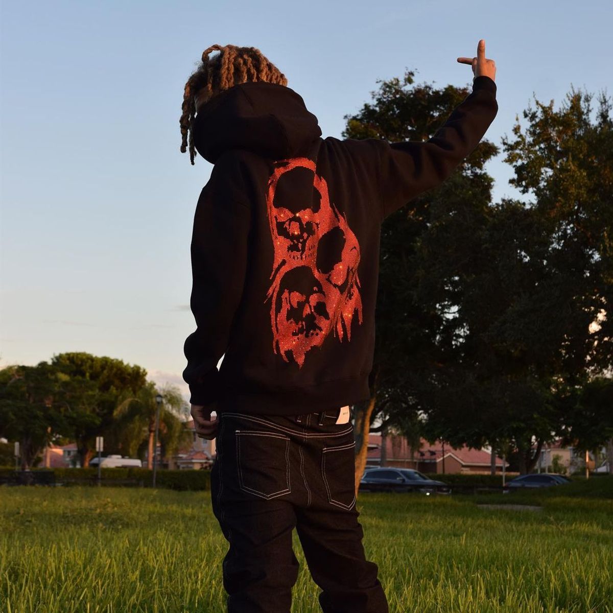 False: Clothing, Shoes & Accessories | WHAT’S ON THE STAR?