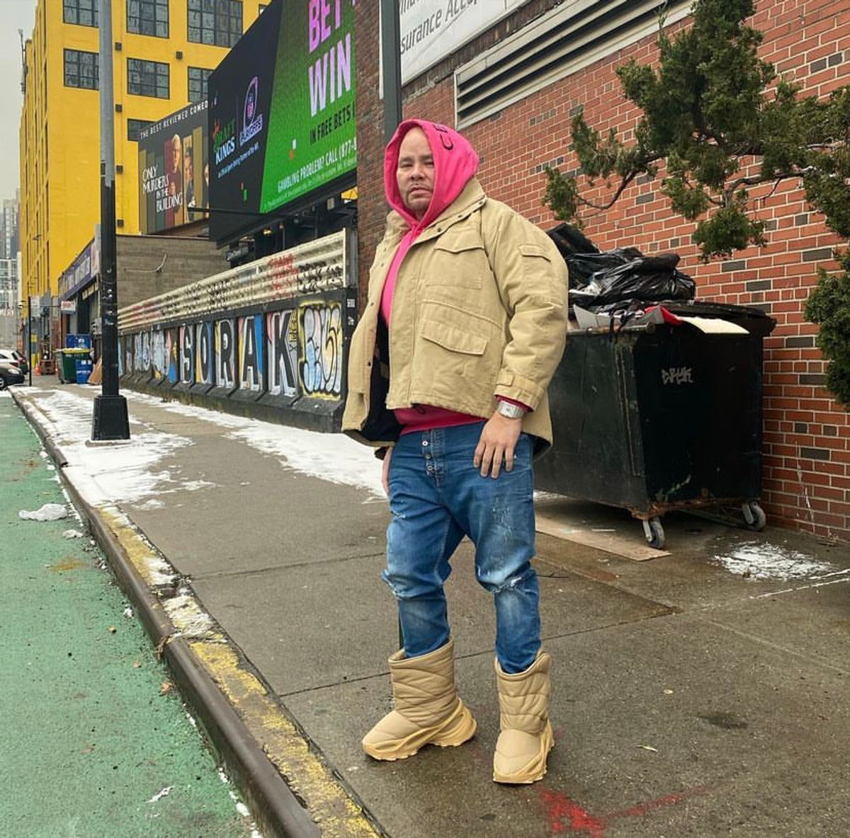 Fat Joe Outfit from January 28, 2022 | WHAT’S ON THE STAR?