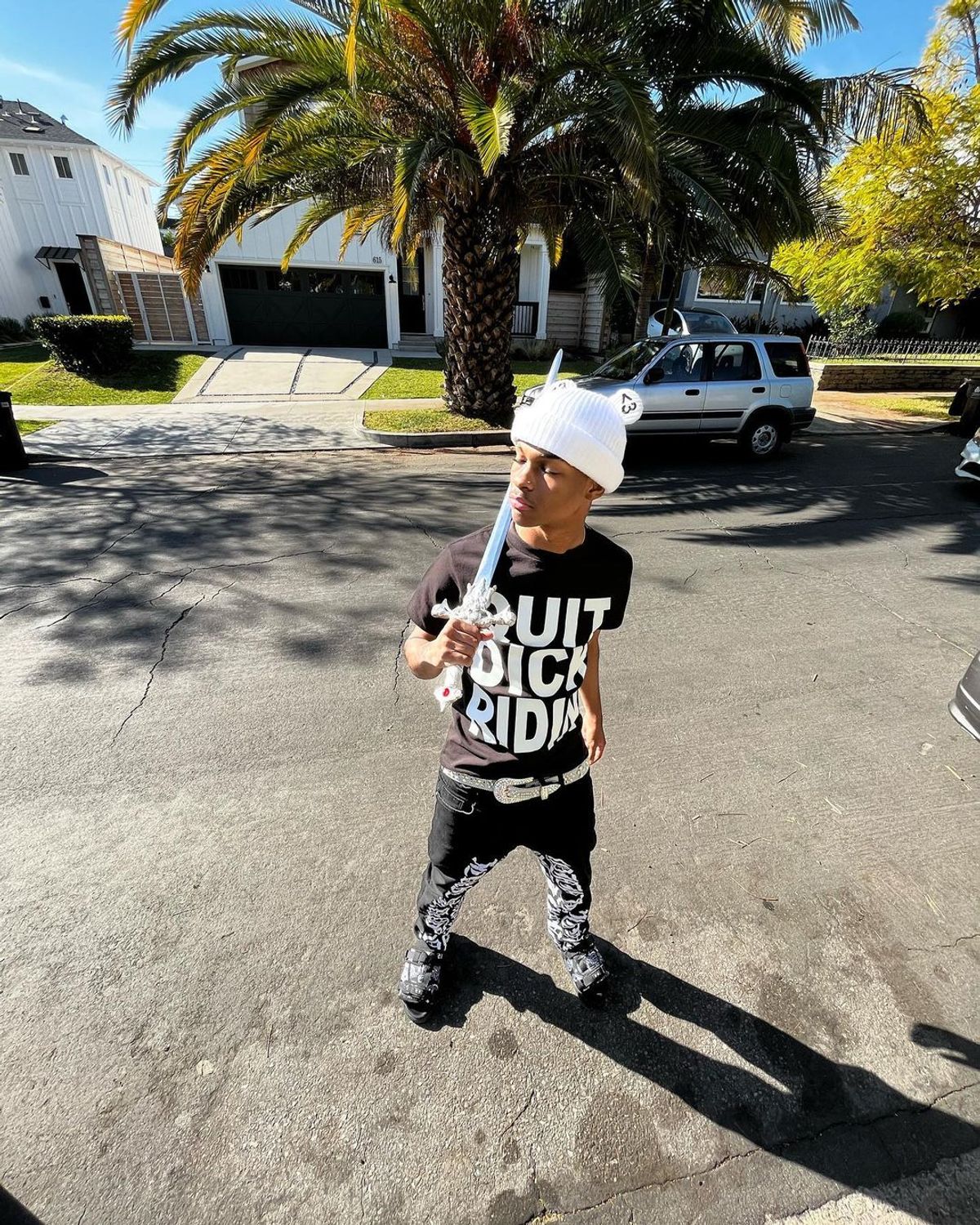 Yvngxchris Outfit from February 4, 2022 | WHAT’S ON THE STAR?