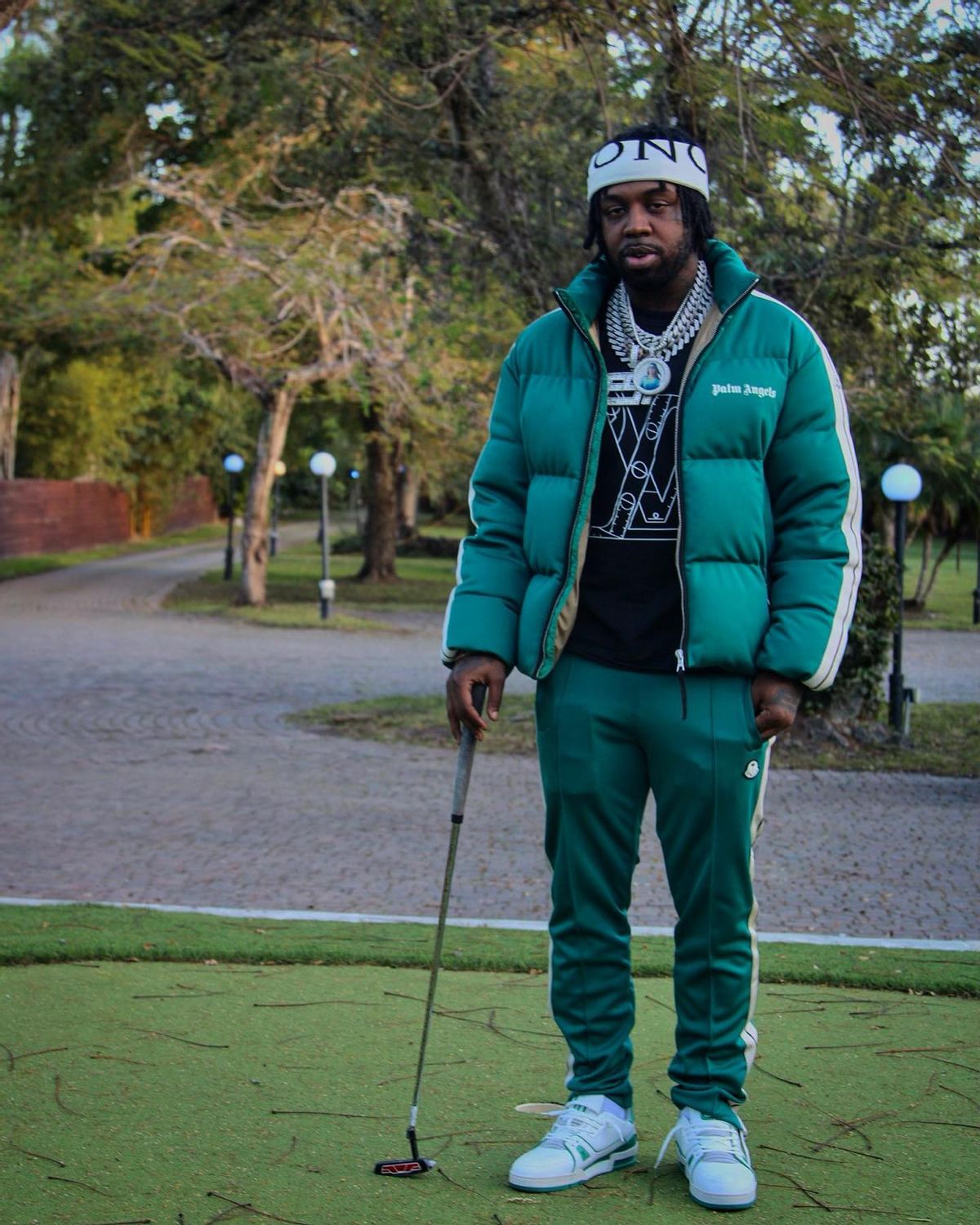 EST Gee Outfit from February 5, 2022 | WHAT’S ON THE STAR?