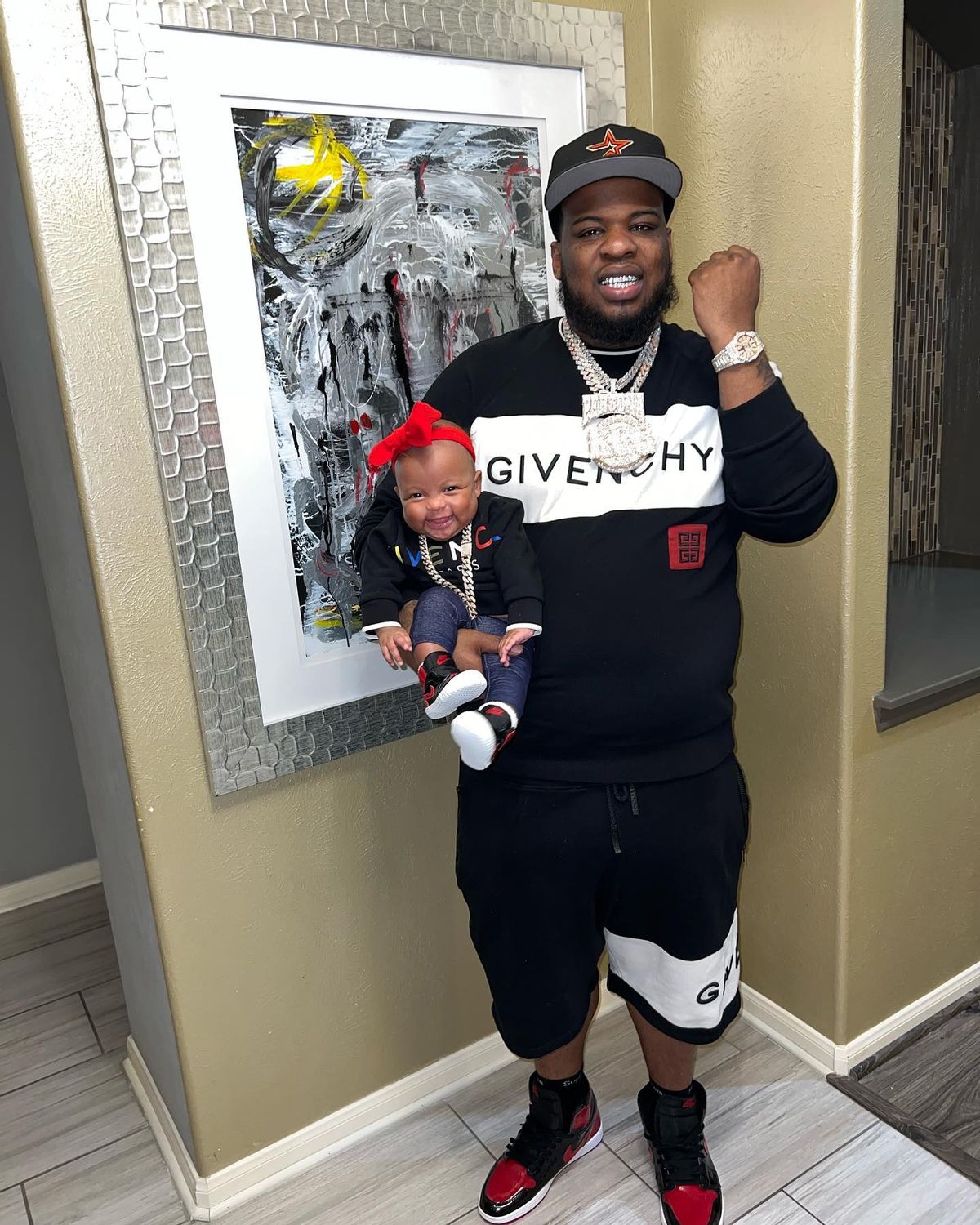 Maxo Kream Outfit from February 6, 2022 | WHAT’S ON THE STAR?