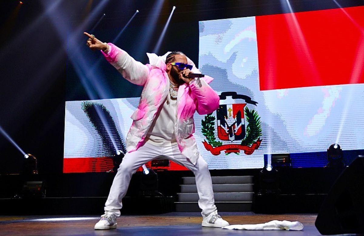 El Alfa El Jefe Outfit from February 7, 2022 | WHAT’S ON THE STAR?