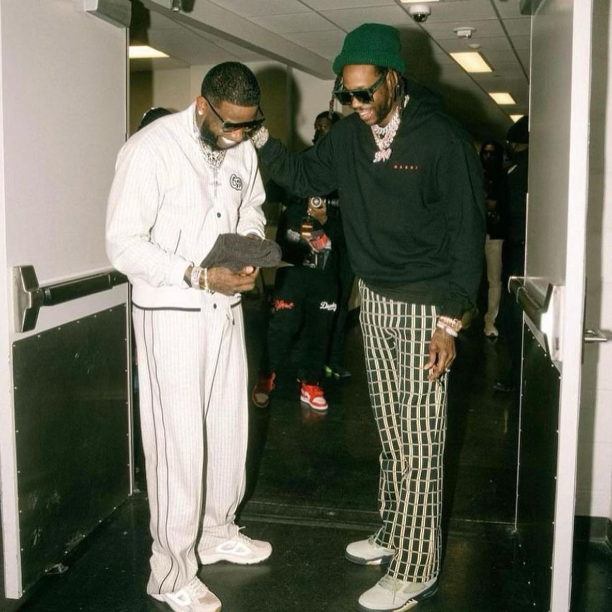 2 Chainz Outfit from February 6, 2022 | WHAT’S ON THE STAR?