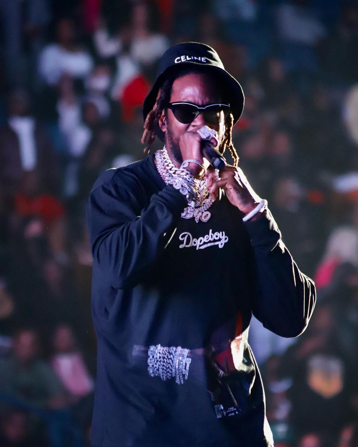 2 Chainz Outfit from February 5, 2022 | WHAT’S ON THE STAR?