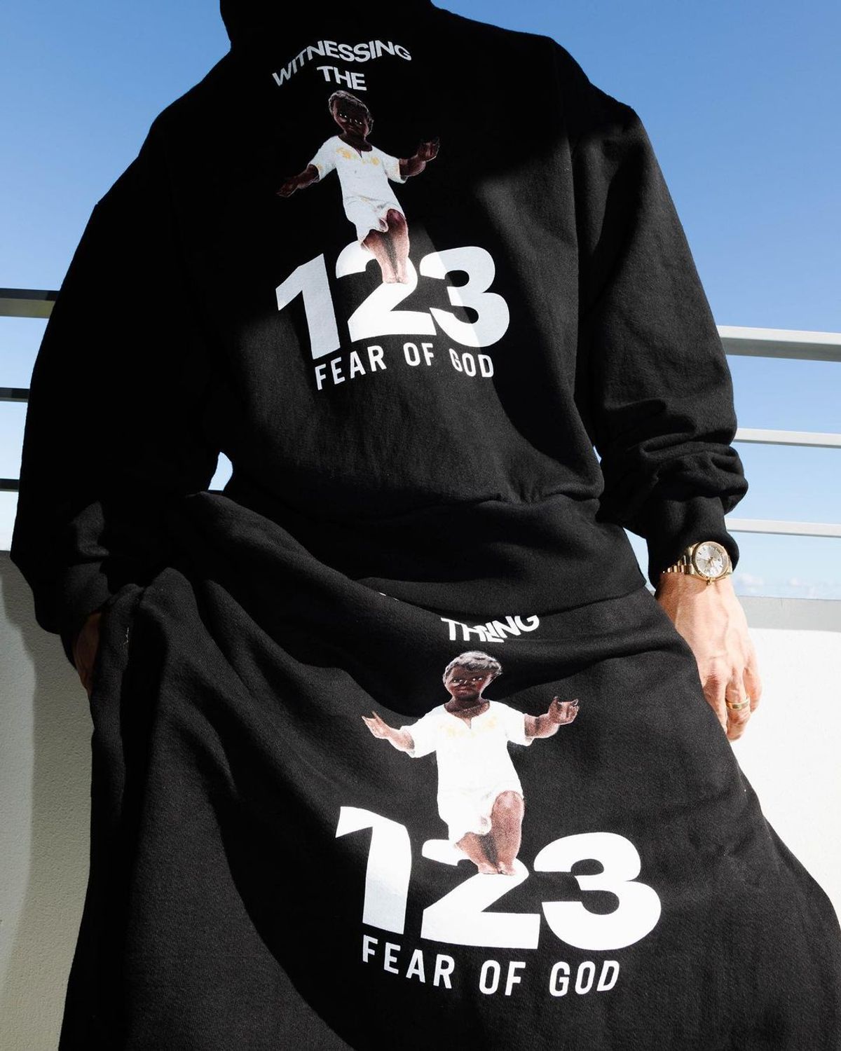 RRR-123: Clothing, Shoes & Accessories | WHAT’S ON THE STAR?