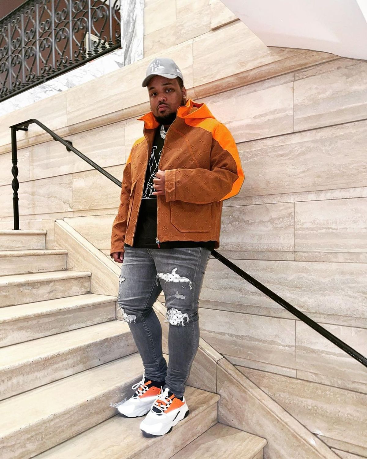 Jerry Production Outfit from November 26, 2021 | WHAT’S ON THE STAR?