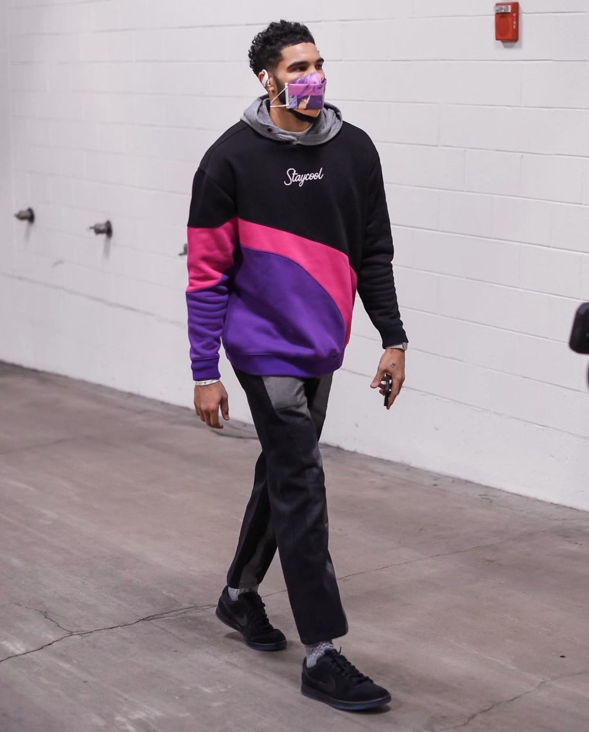 Jayson Tatum Outfit from February 9, 2022 | WHAT’S ON THE STAR?