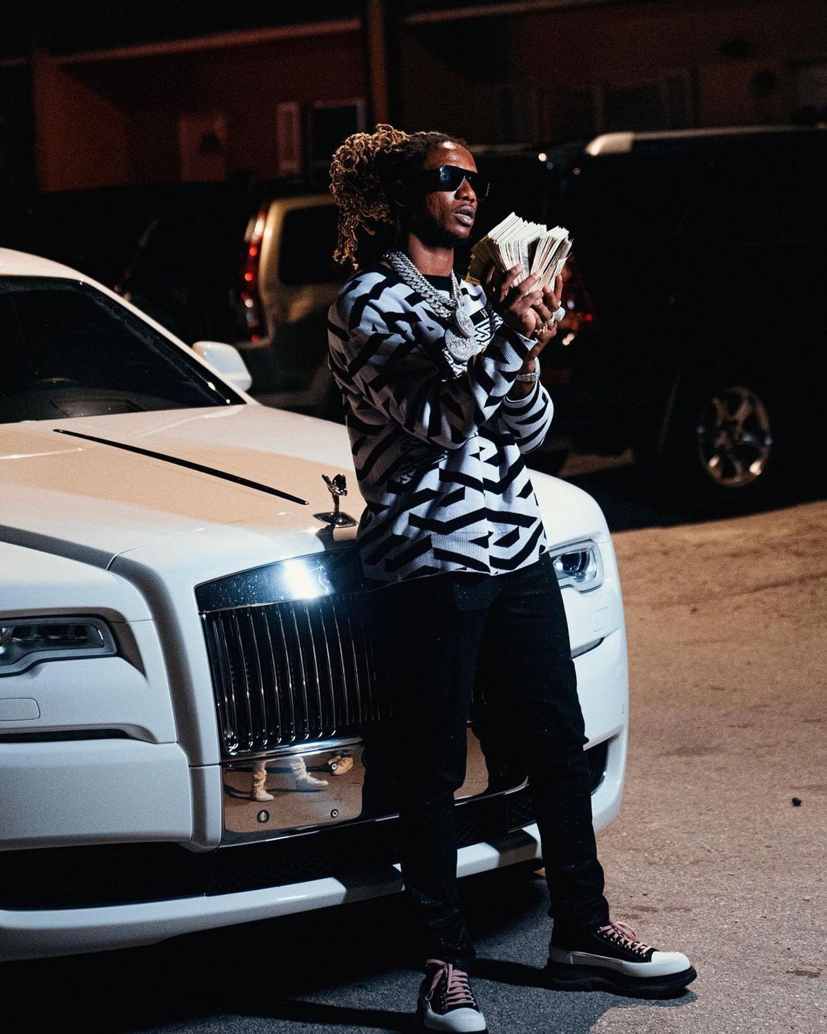 100k Track: Outfits, Clothes, Style and Fashion | WHAT’S ON THE STAR?