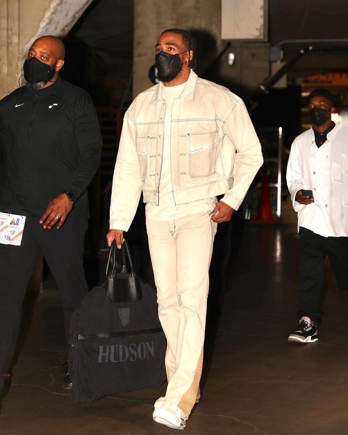 Mike Conley Outfit from February 18, 2022 | WHAT’S ON THE STAR?
