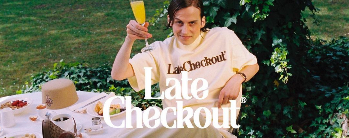 Late Checkout: Clothing, Shoes & Accessories | WHAT’S ON THE STAR?