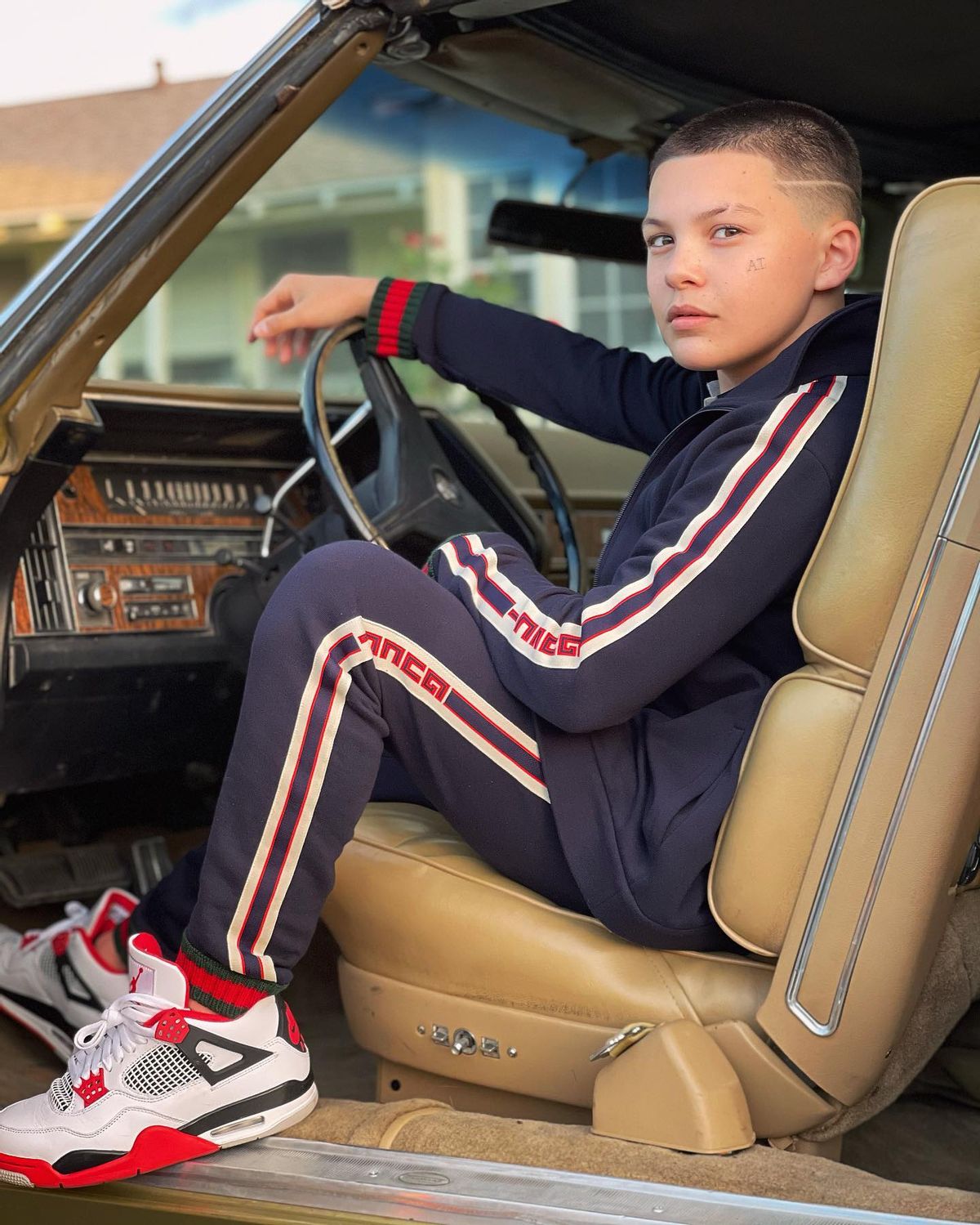 Javon Walton Outfit from January 10, 2022 | WHAT’S ON THE STAR?