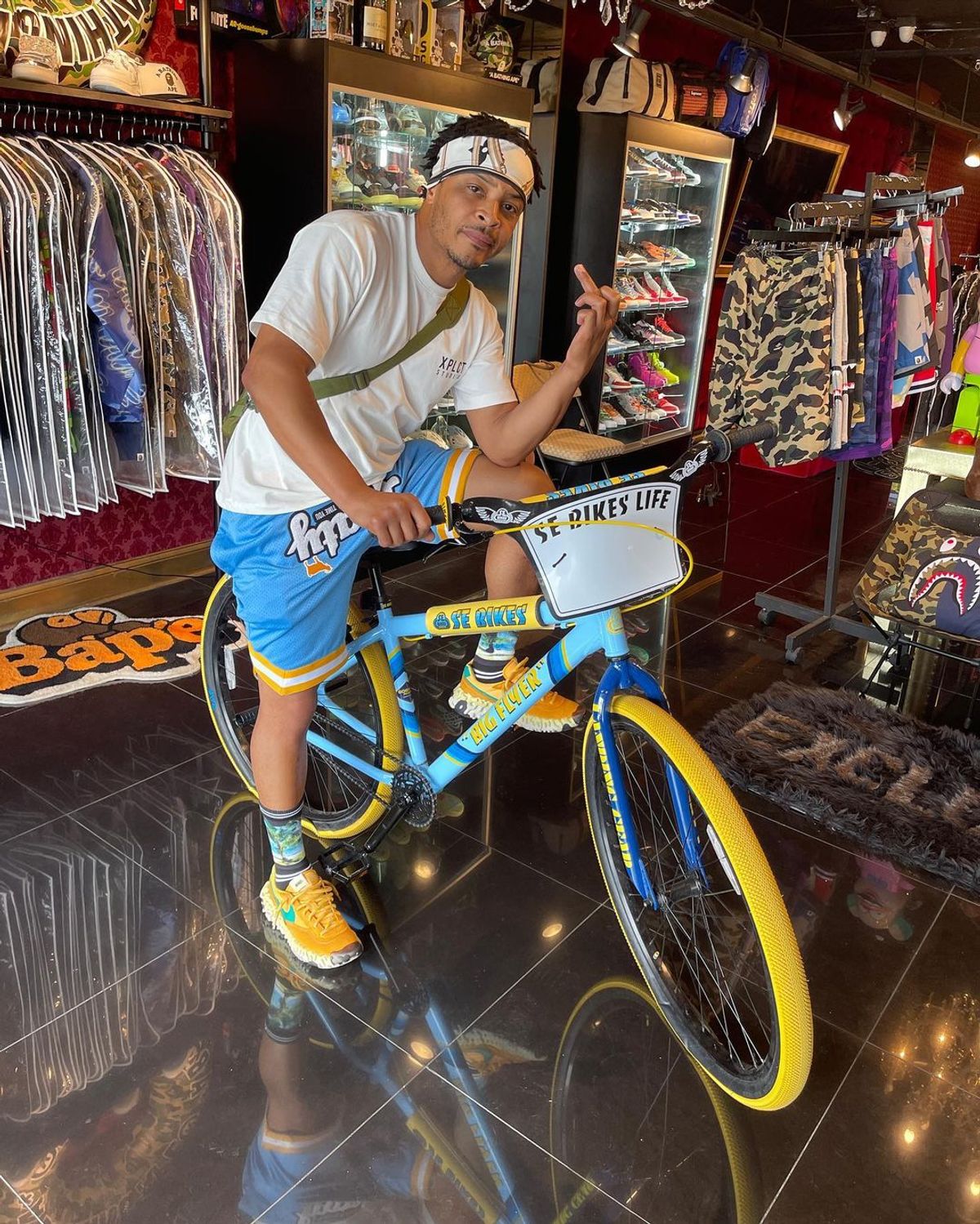 T.I. Outfit from August 18, 2021 | WHAT’S ON THE STAR?