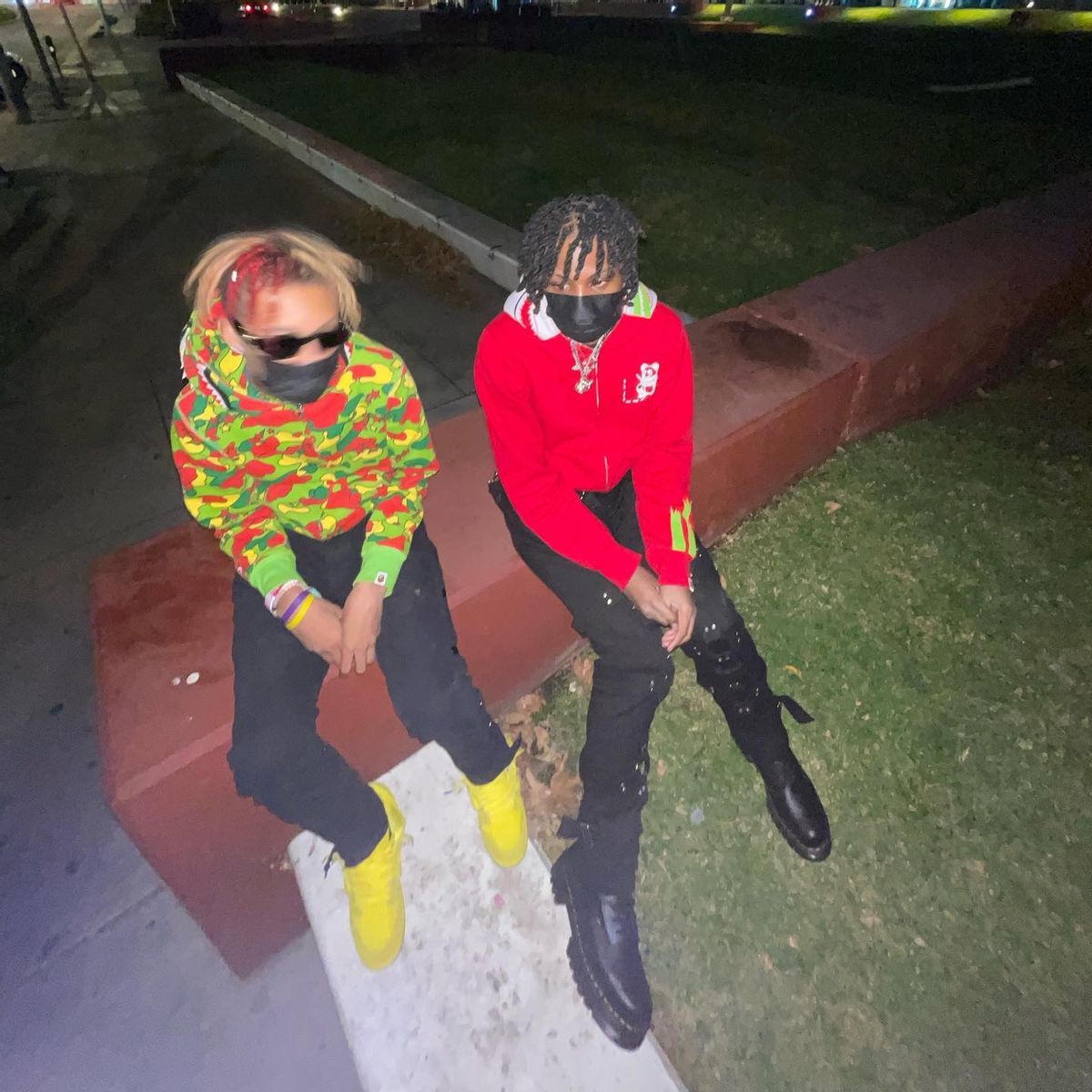 sgpwes Outfit from December 4, 2021 | WHAT’S ON THE STAR?