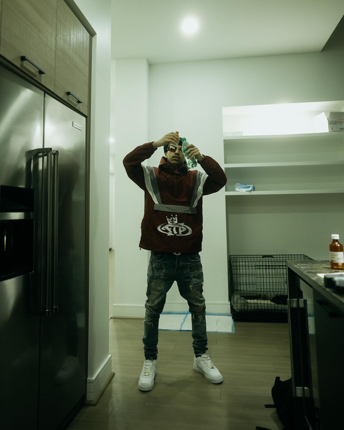 Iayze Outfit from March 4, 2022 | WHAT’S ON THE STAR?