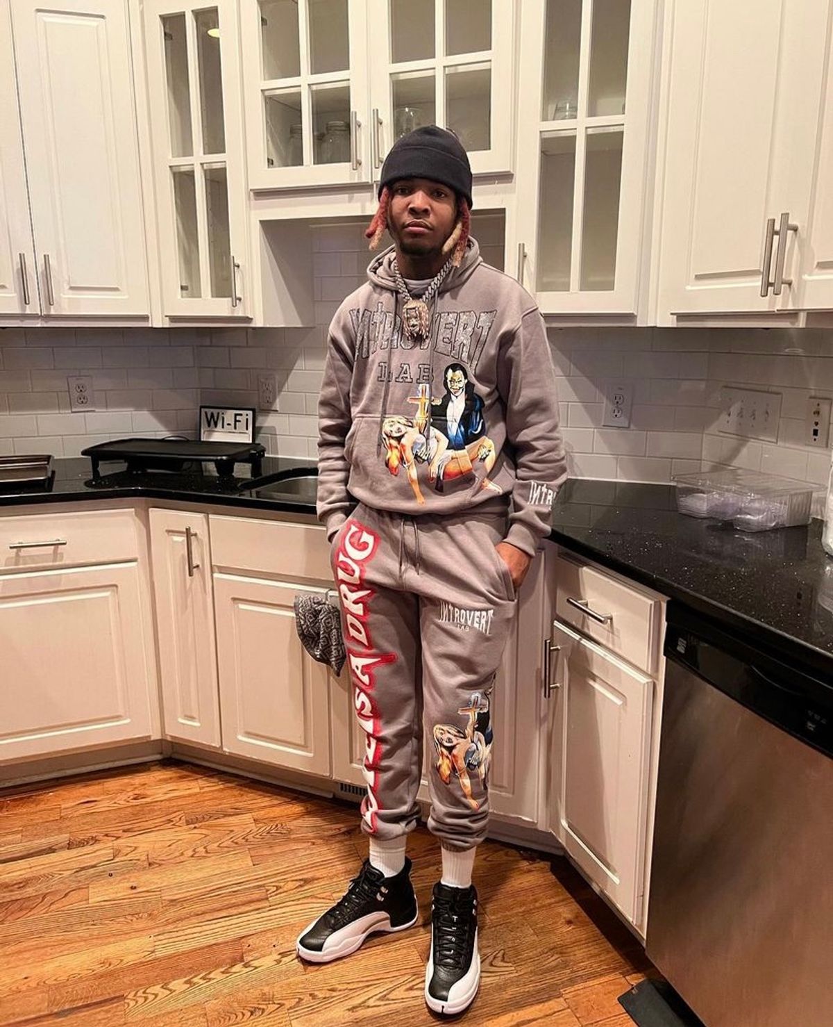 Lil Keed Outfit from March 12, 2022 | WHAT’S ON THE STAR?