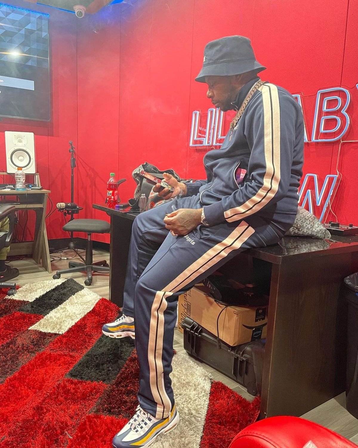 Lil Duke Outfit from March 10, 2022 | WHAT’S ON THE STAR?