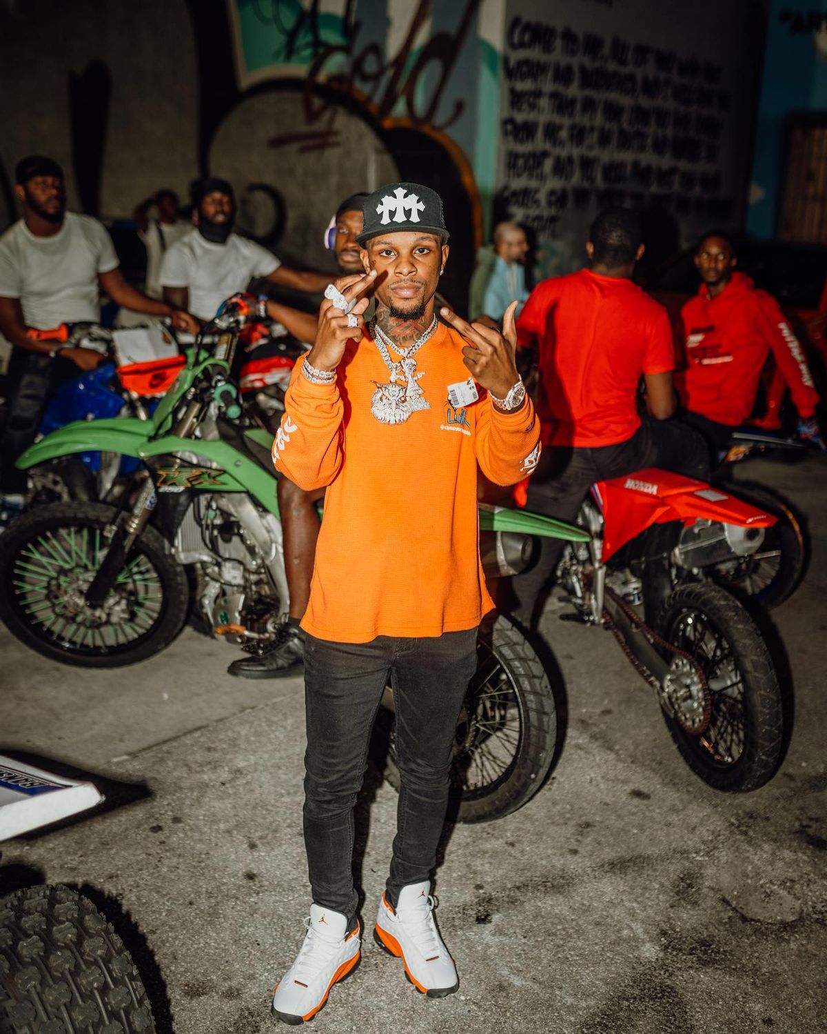 Toosii Outfit from March 13, 2022 | WHAT’S ON THE STAR?