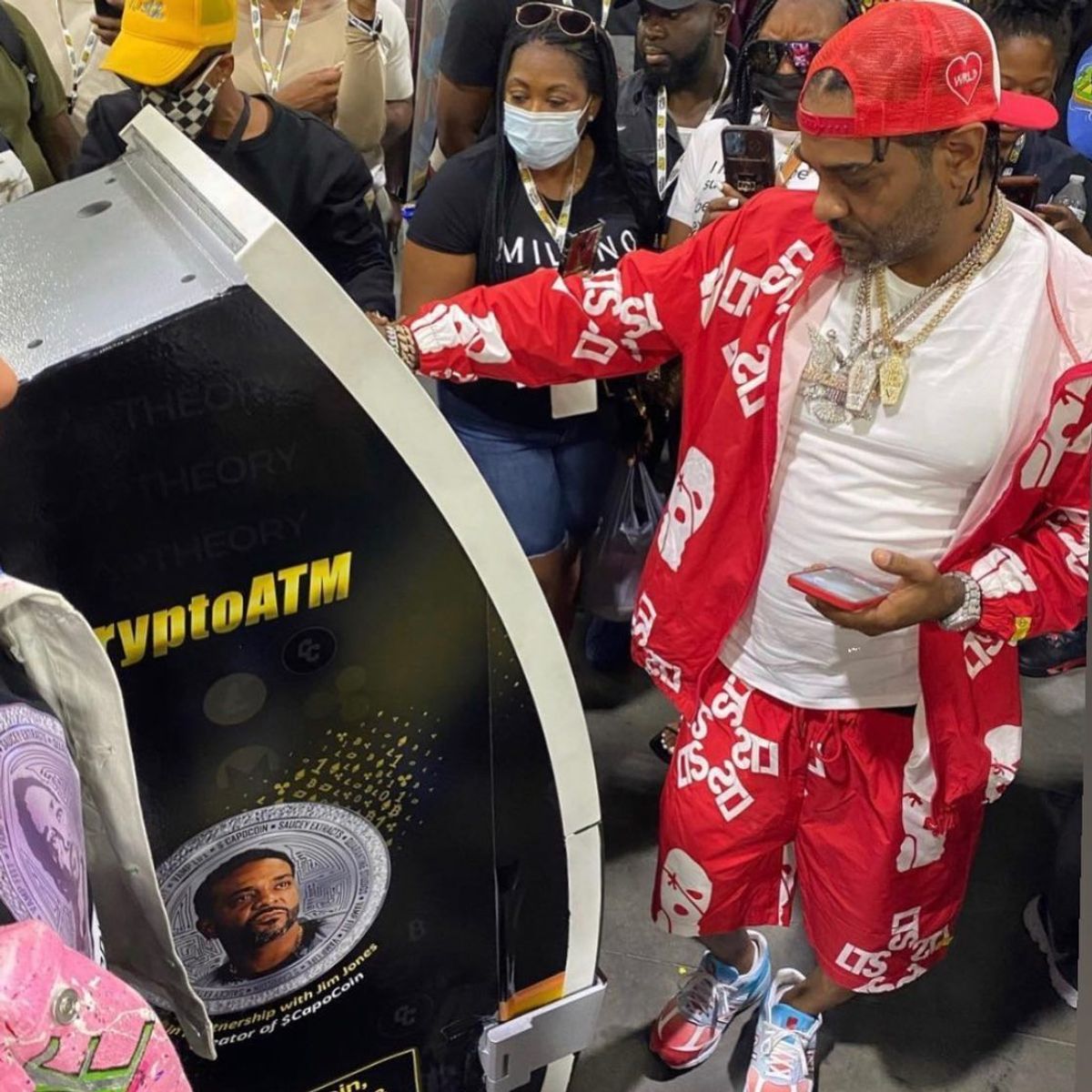 Jim Jones Outfit from October 7, 2021 | WHAT’S ON THE STAR?