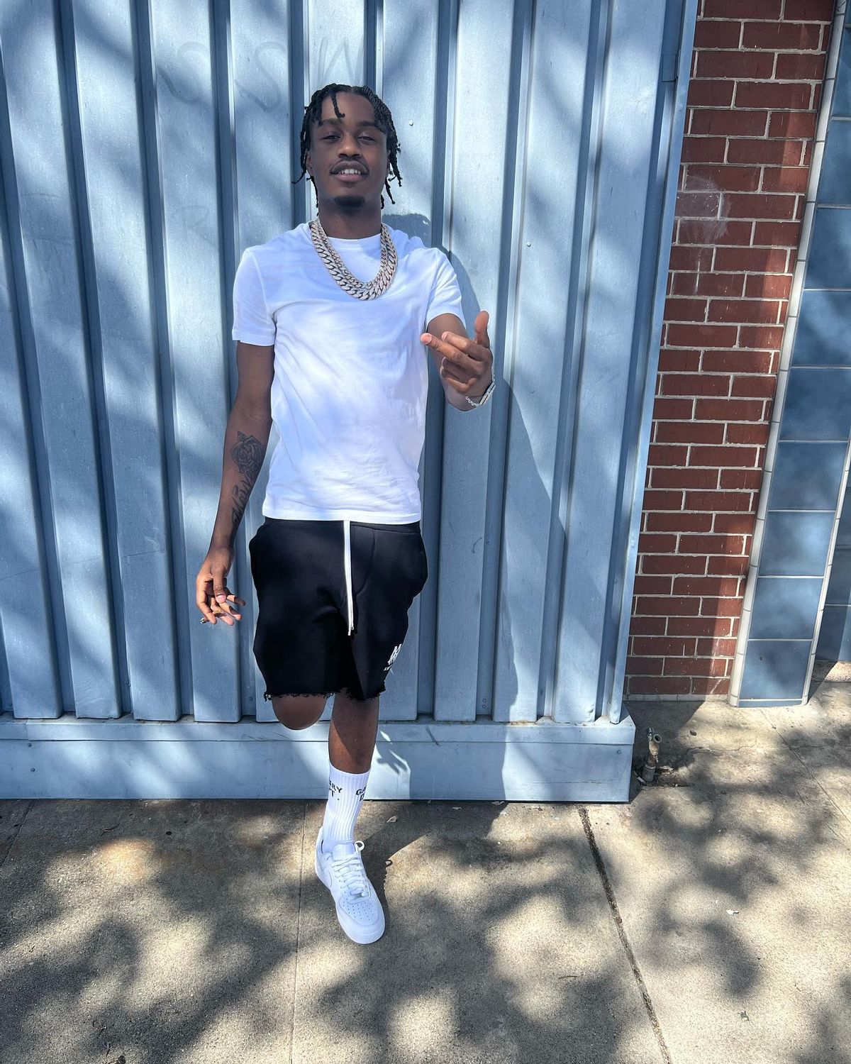 Lil Tjay Outfit from March 17, 2022 | WHAT’S ON THE STAR?