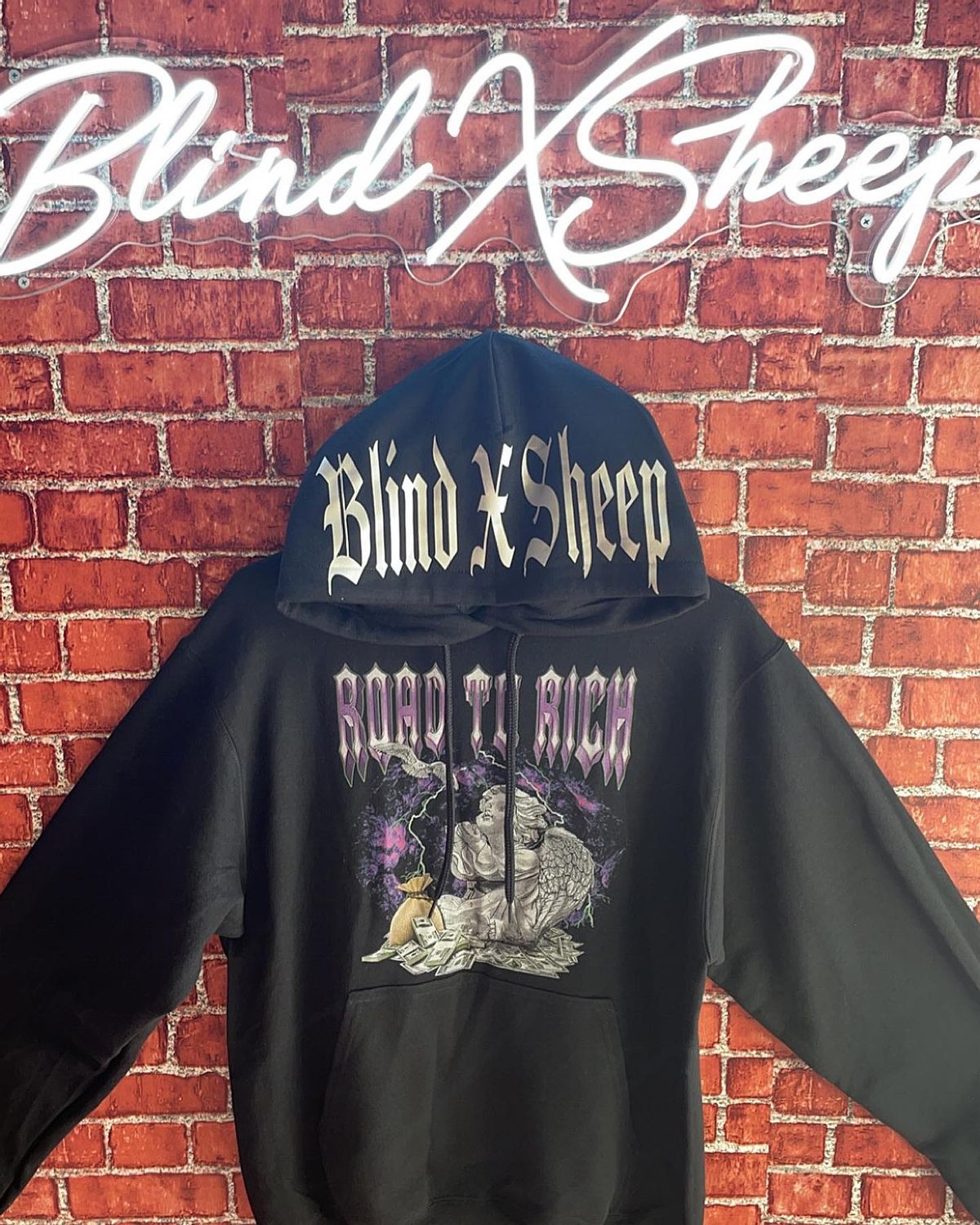 Blind X Sheep: Clothing, Shoes & Accessories | WHAT’S ON THE STAR?