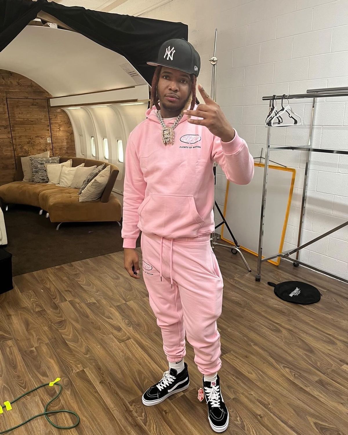 Lil Keed Outfit from March 16, 2022 | WHAT’S ON THE STAR?