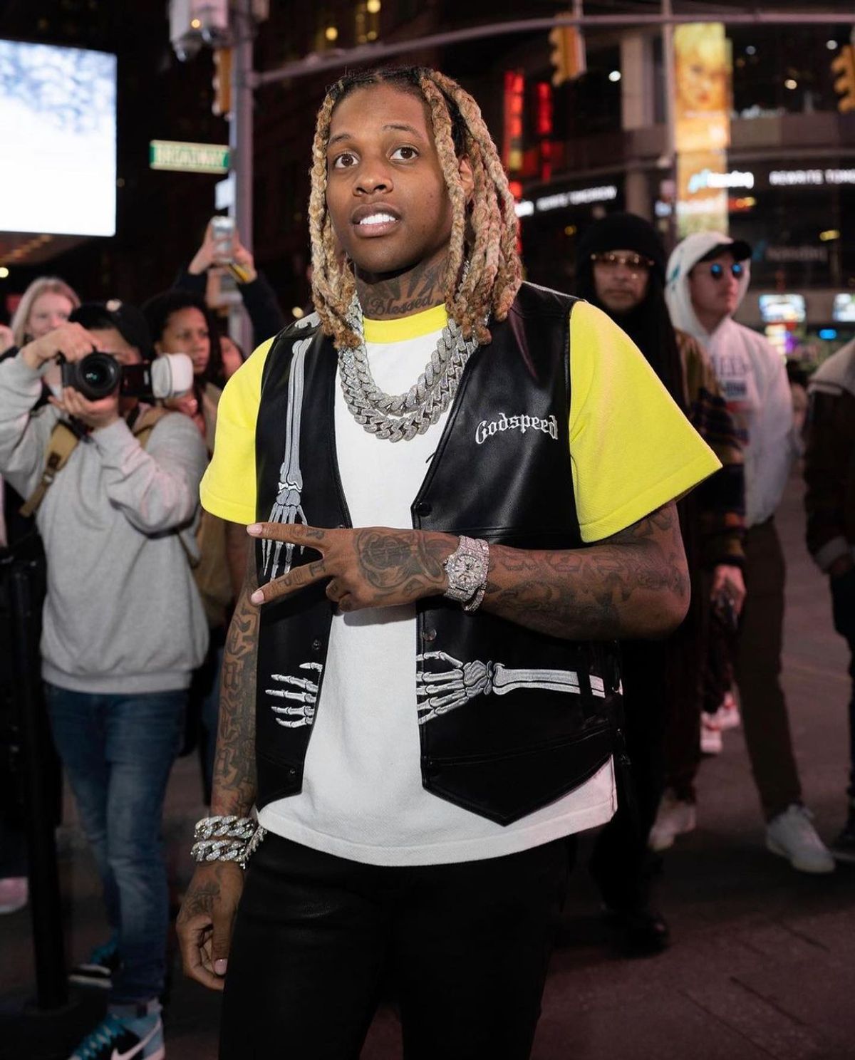 Lil Durk Outfit from March 16, 2022 | WHAT’S ON THE STAR?