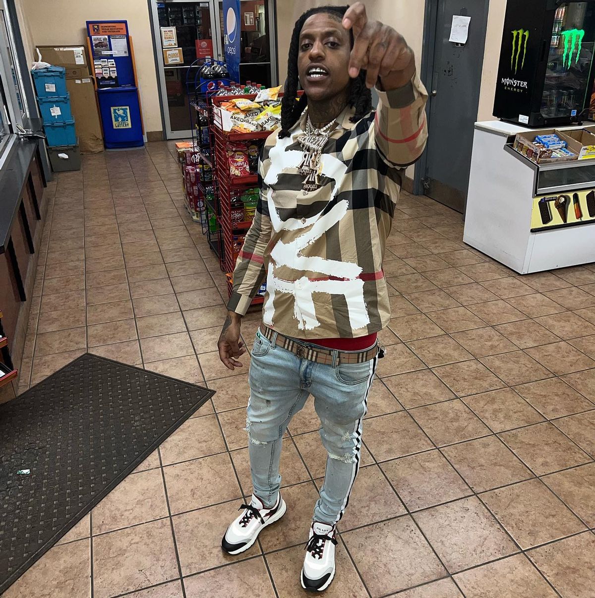 Rico Recklezz Outfit from March 21, 2022 | WHAT’S ON THE STAR?