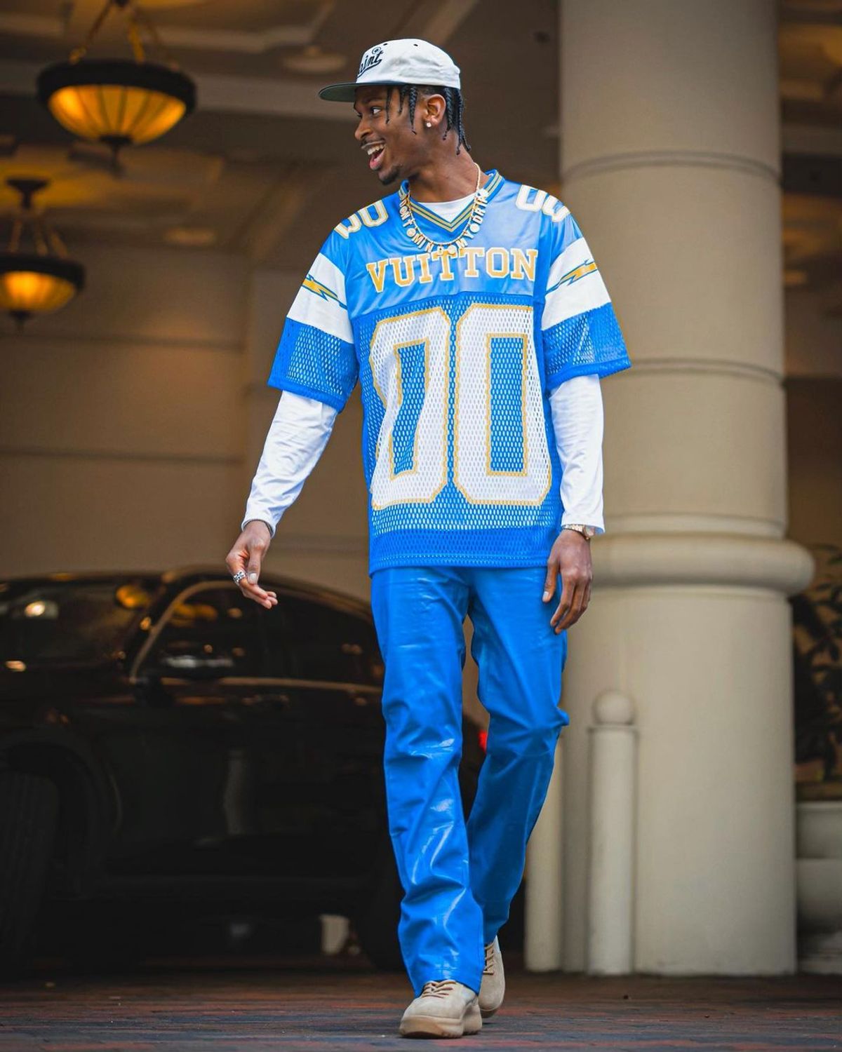 Shai Outfit from March 23, 2022 | WHAT’S ON THE STAR?